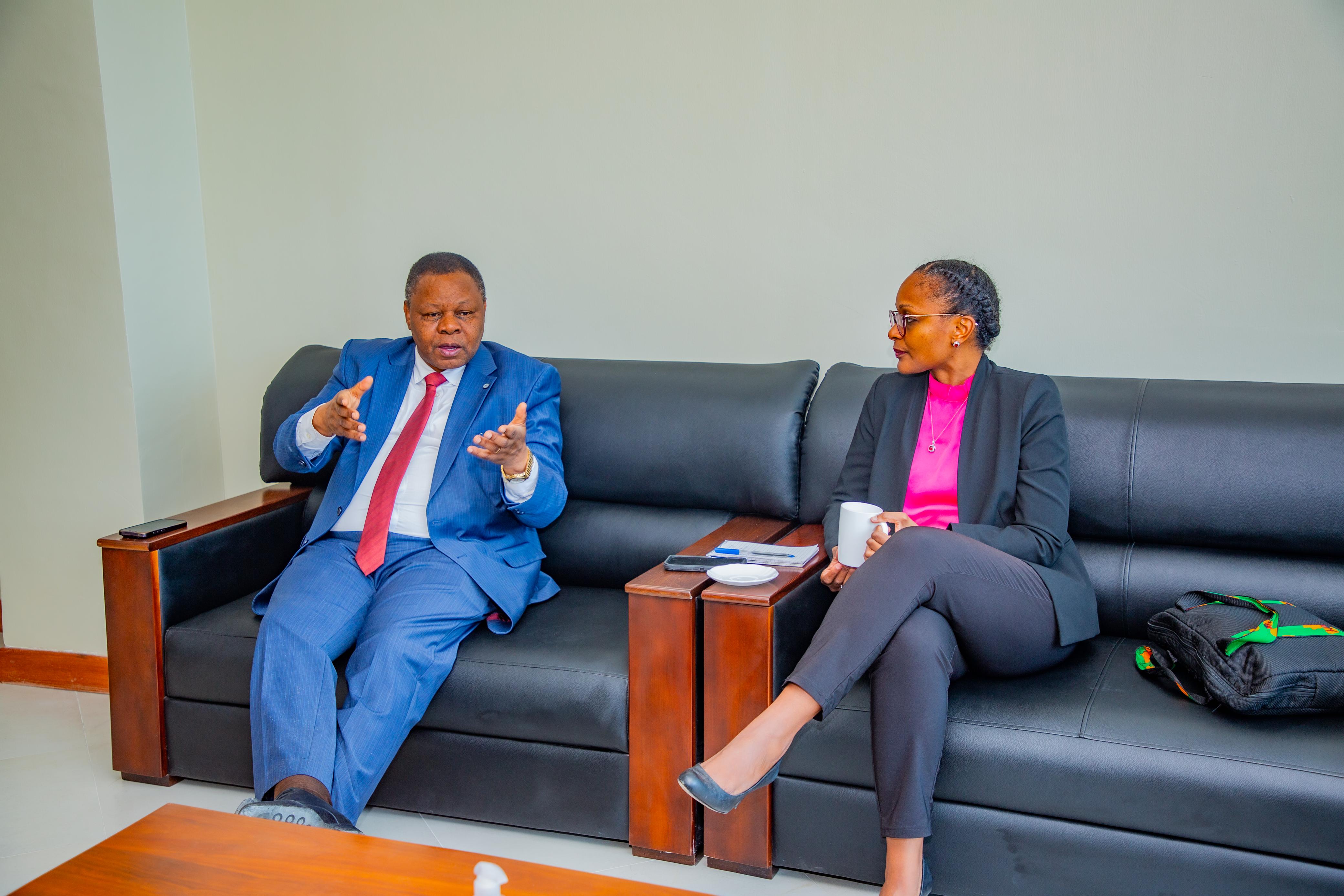 Benki ya Dunia kutekeleza mradi wa 400 kV kuunganisha Uganda–Tanzania ...